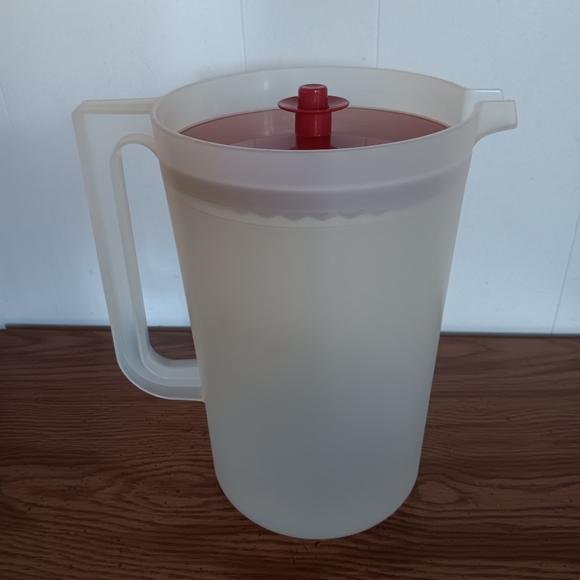 Tupperware | Dining | Vintage Tupperware Red Button Lid One Gallon ...